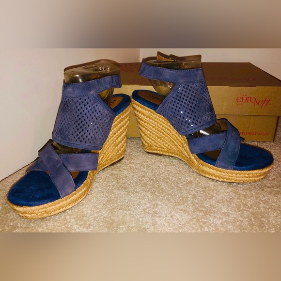 Sofft | Shoes | Nwot Eurosoft By Sofft Suede Espadrille Wedge Sandal ...